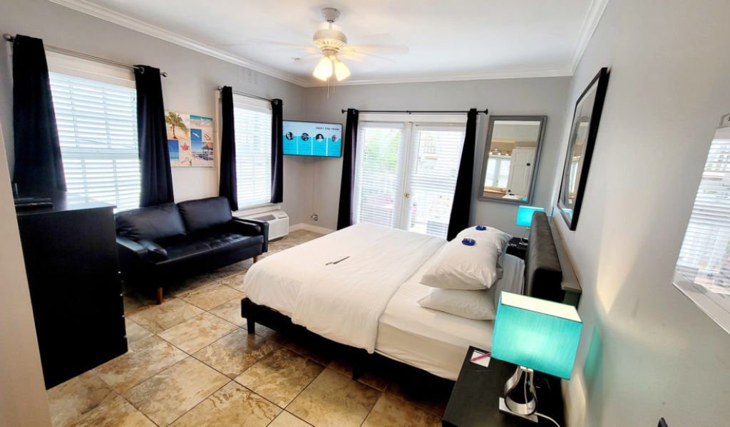 Room 46 – Bishop Hotel